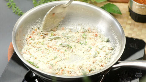 Sajjige Bajil Recipe: Udupi's Traditional Upma and Poha Breakfast Combo ...