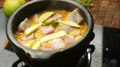 Kerala Fish Mango Curry with Coconut Milk – Restaurant Style Meen Manga ...